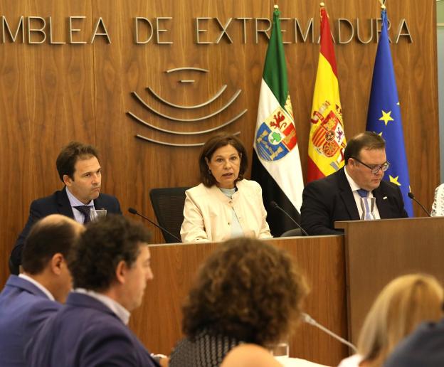 La Junta pide al Gobierno que frene la competencia fiscal entre ... La Junta pide al Gobierno que frene la competencia fiscal entre ...