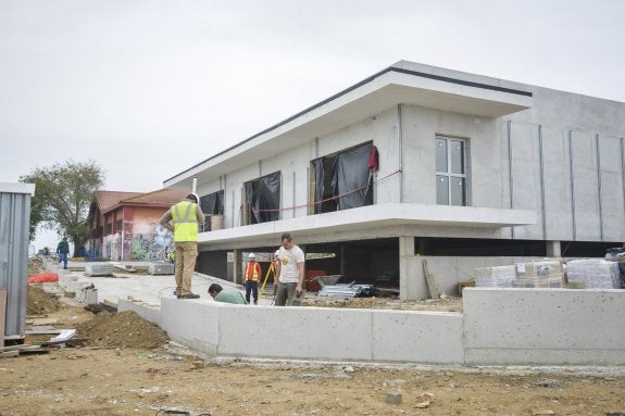Dos edificios en un único recinto cerrado | Hoy
